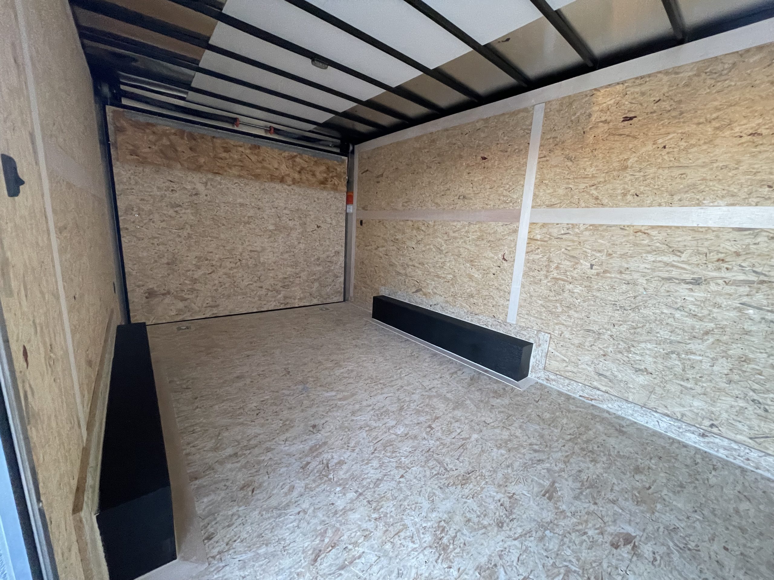 2025 American Hauler Arrow 8.5×20 Tandem Axle Enclosed Trailer ...